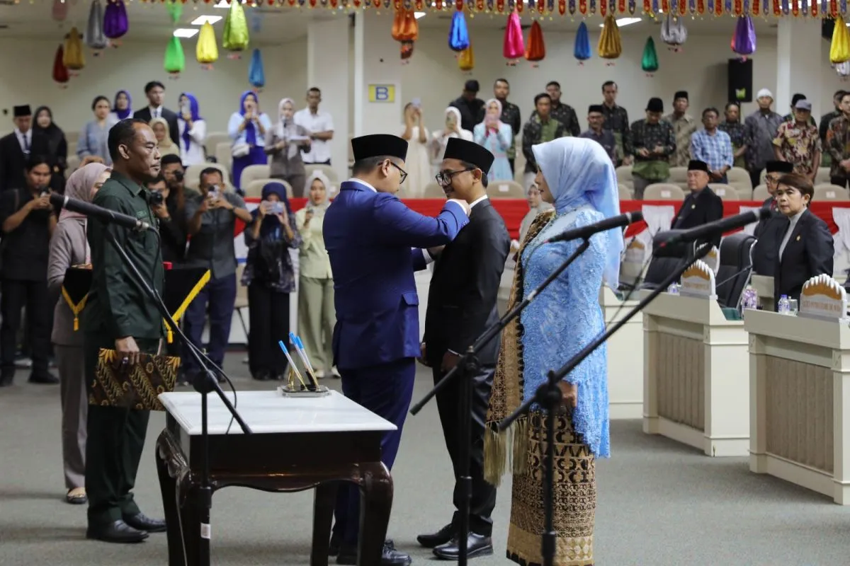 Dua Anggota DPRD Provinsi Lampung Resmi Dilantik sebagai PAW untuk Periode 2024–2029 – INDOPARAMETER